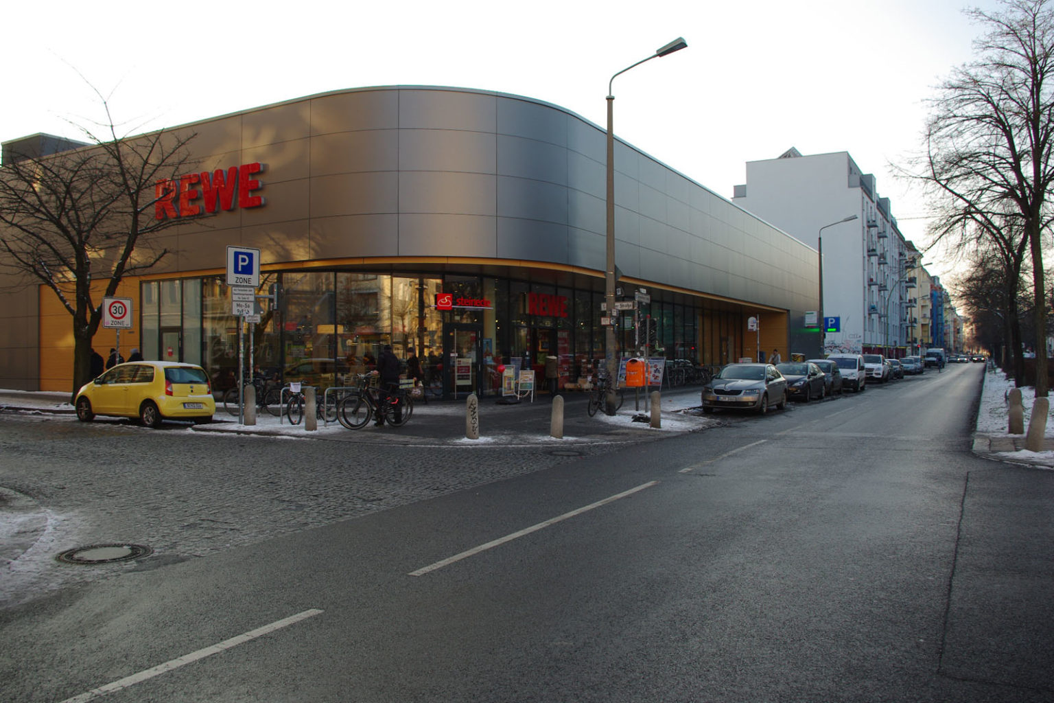 REWE Supermarkt Berlin Prenzlauer Berg - Baumgardt | Franke | Architekten